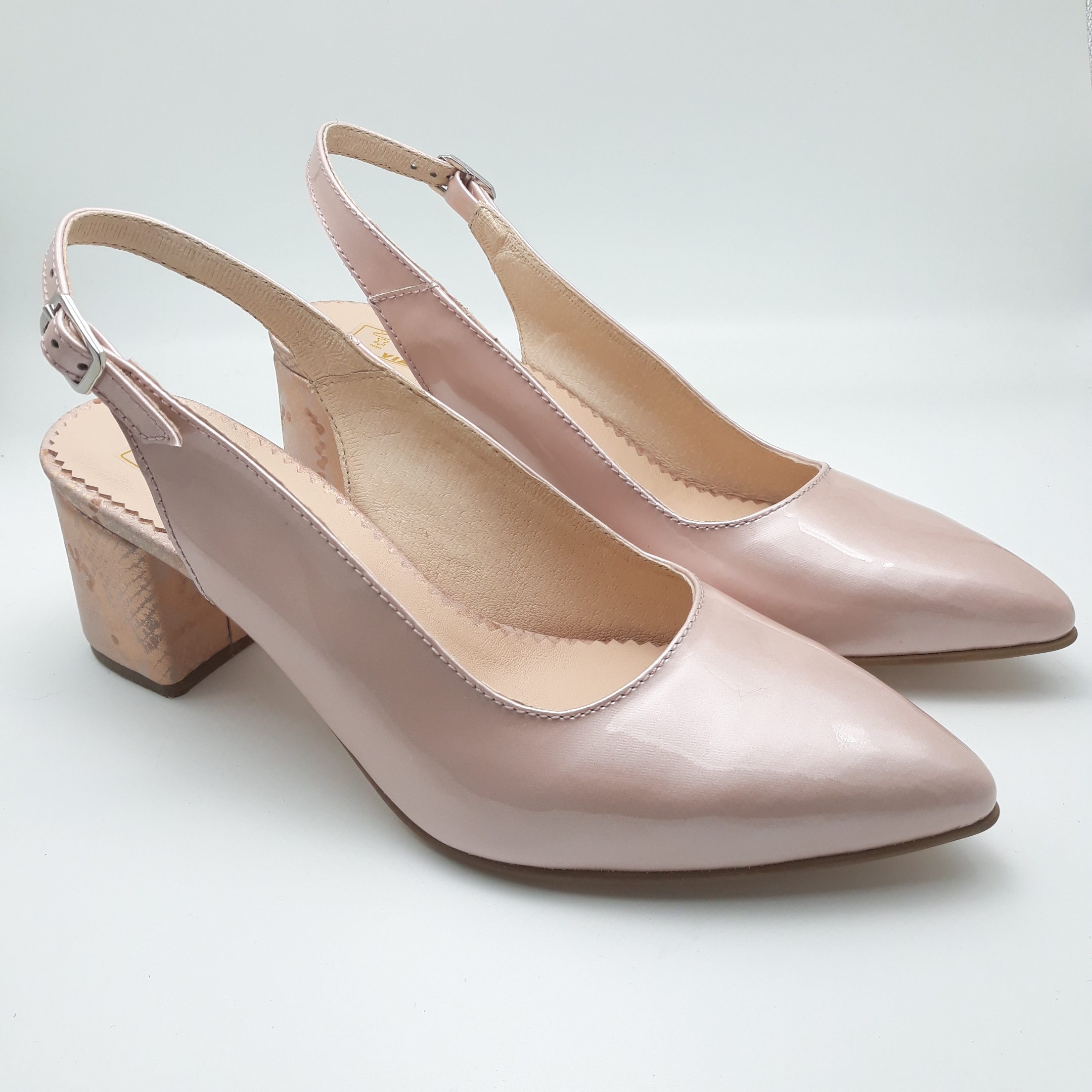 Pantofi decupati cu toc gros din piele lacuita roz sidefat - Magazin ...